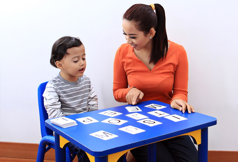 Update Tempat dan Kisaran Biaya Terapi Wicara Anak di Surabaya | Info Biaya