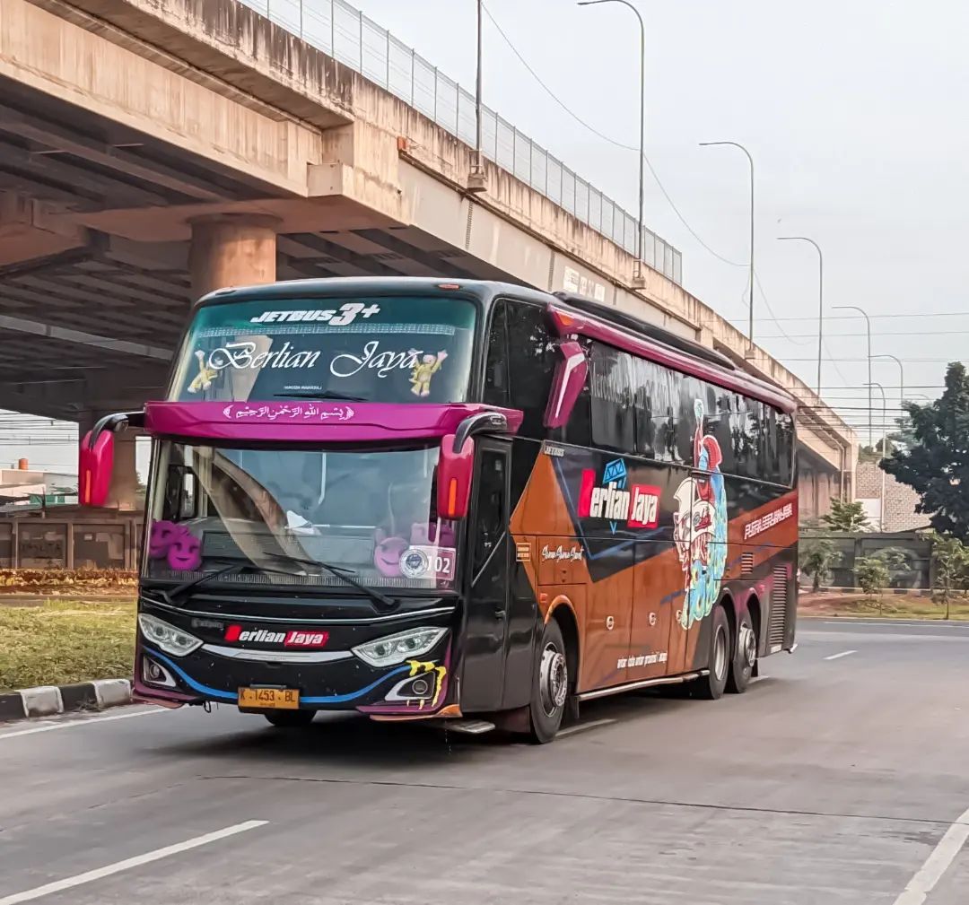 Menikmati Dan Mengetahui Biaya Menggunakan Bus Berlian Jaya | Info Biaya