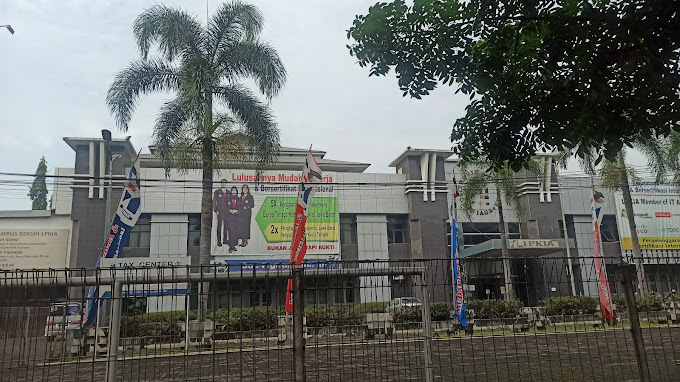 Biaya Masuk Kuliah Institut Digital Ekonomi LPKIA (IDE LPKIA) TA 2024/ ...