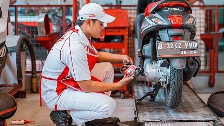 Berapa Bulan Sekali Sebaiknya Melakukan Servis Motor? | Info Biaya